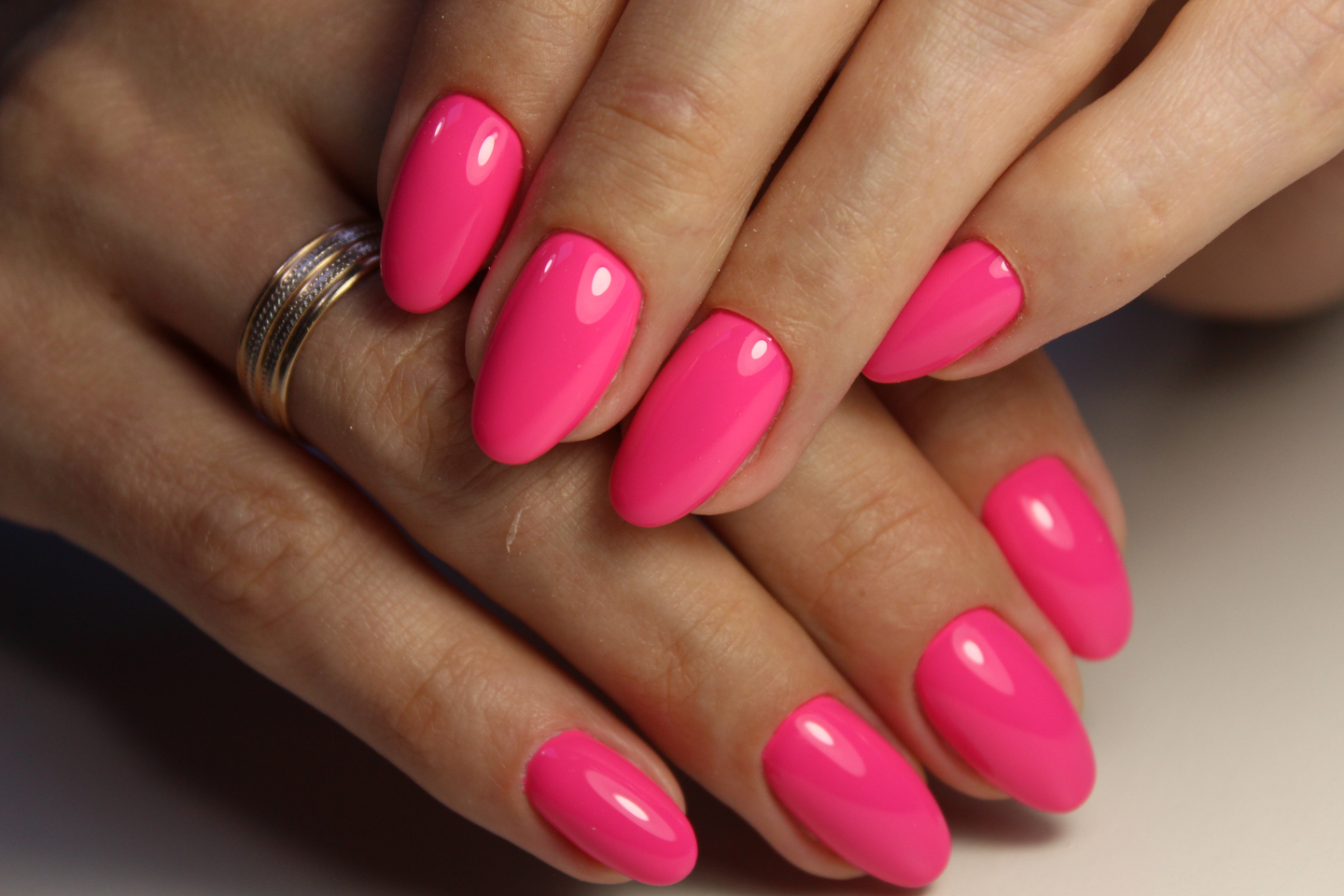 Manikyr med eller utan gellack i valfri färg | Let’s deal