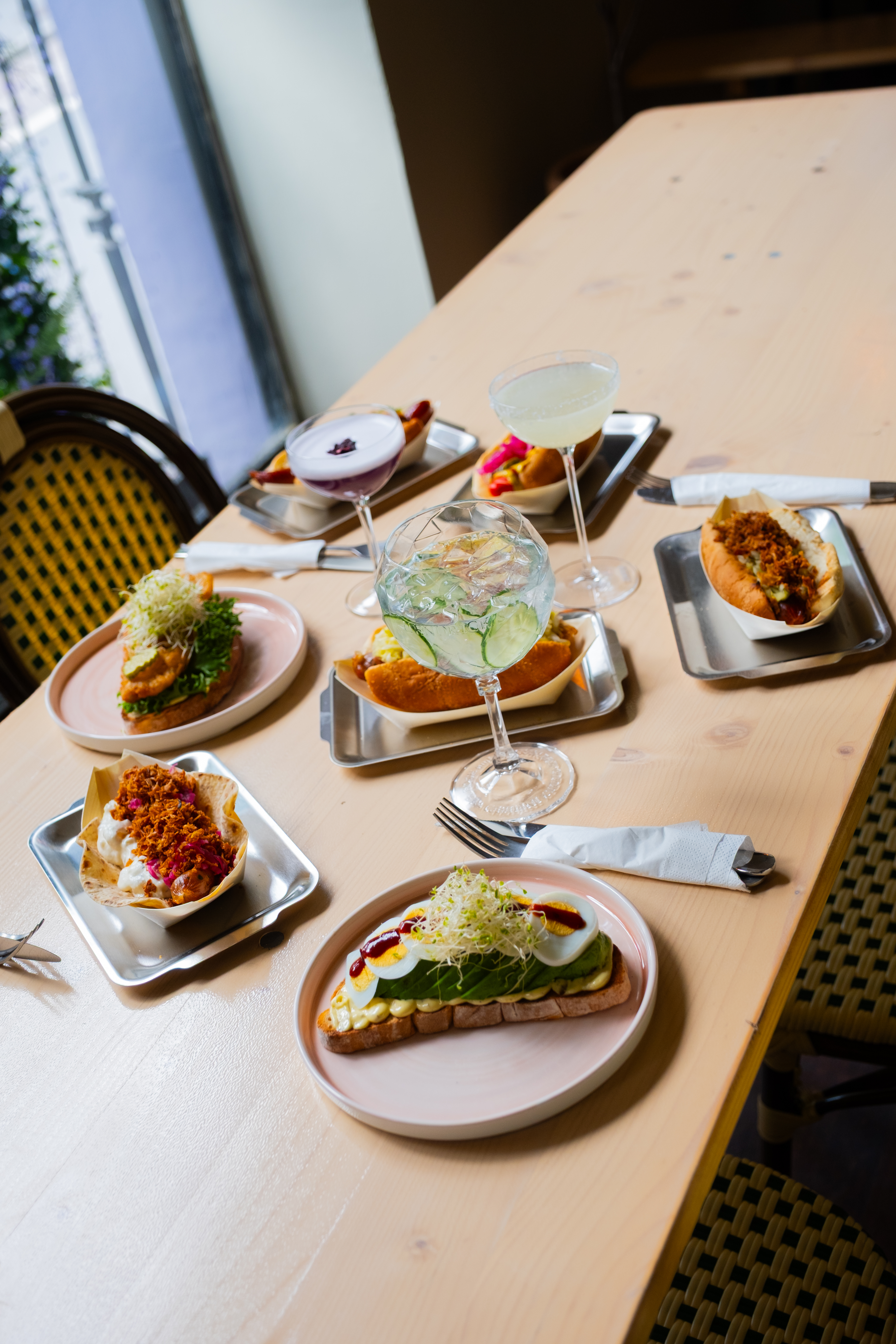 1 times spill med Boule + Valgfri gourmet hotdog med fries og dip hos ...