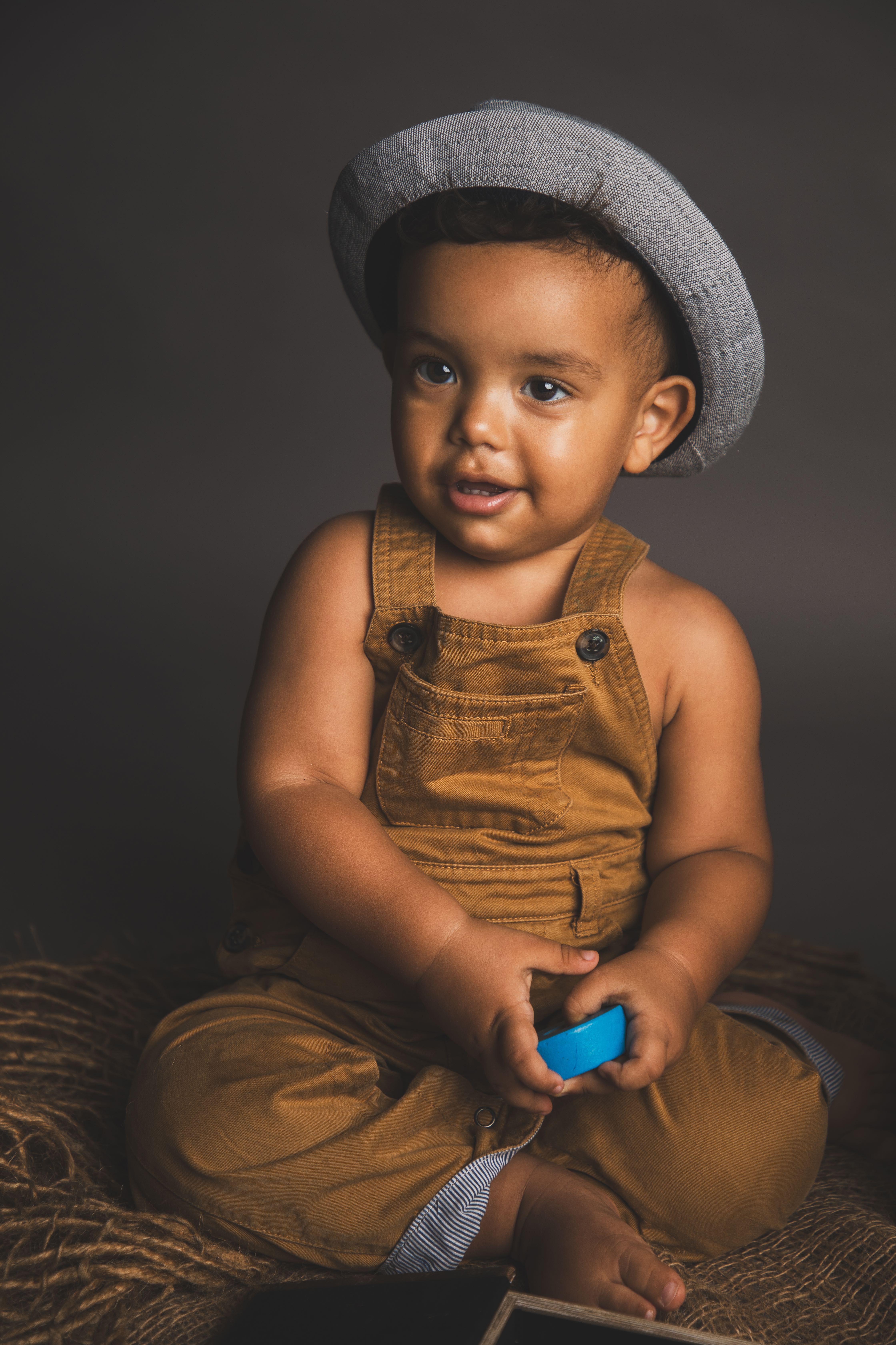 Fotografering i studio med opptil 20 bilder hos Mango Studios | Let's deal
