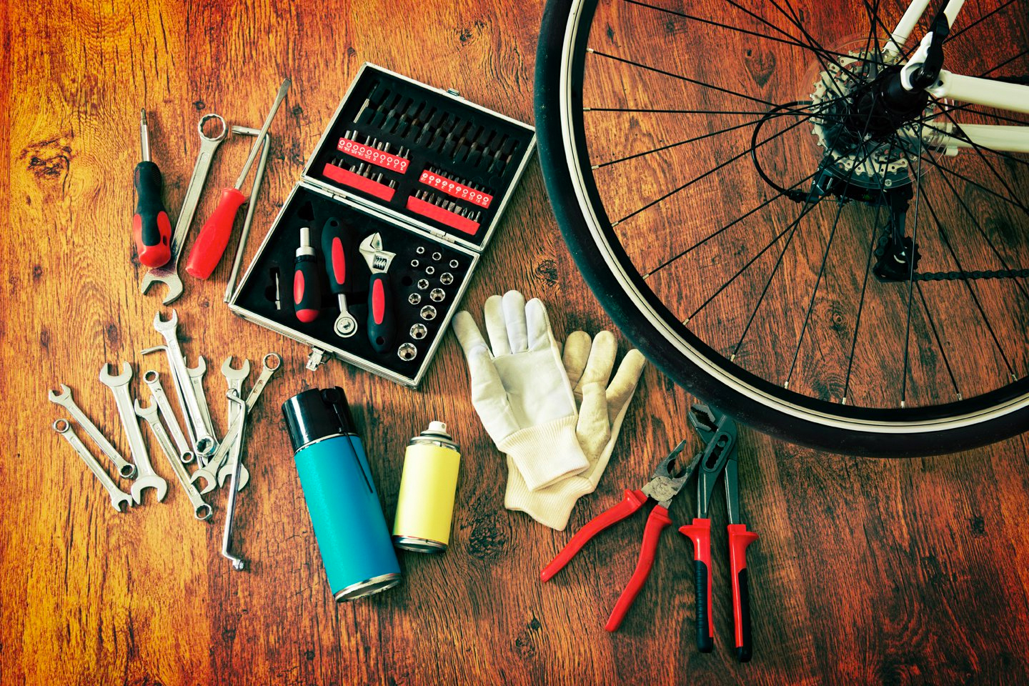 Cykelservice med eller utan lagning av punktering | Let’s deal