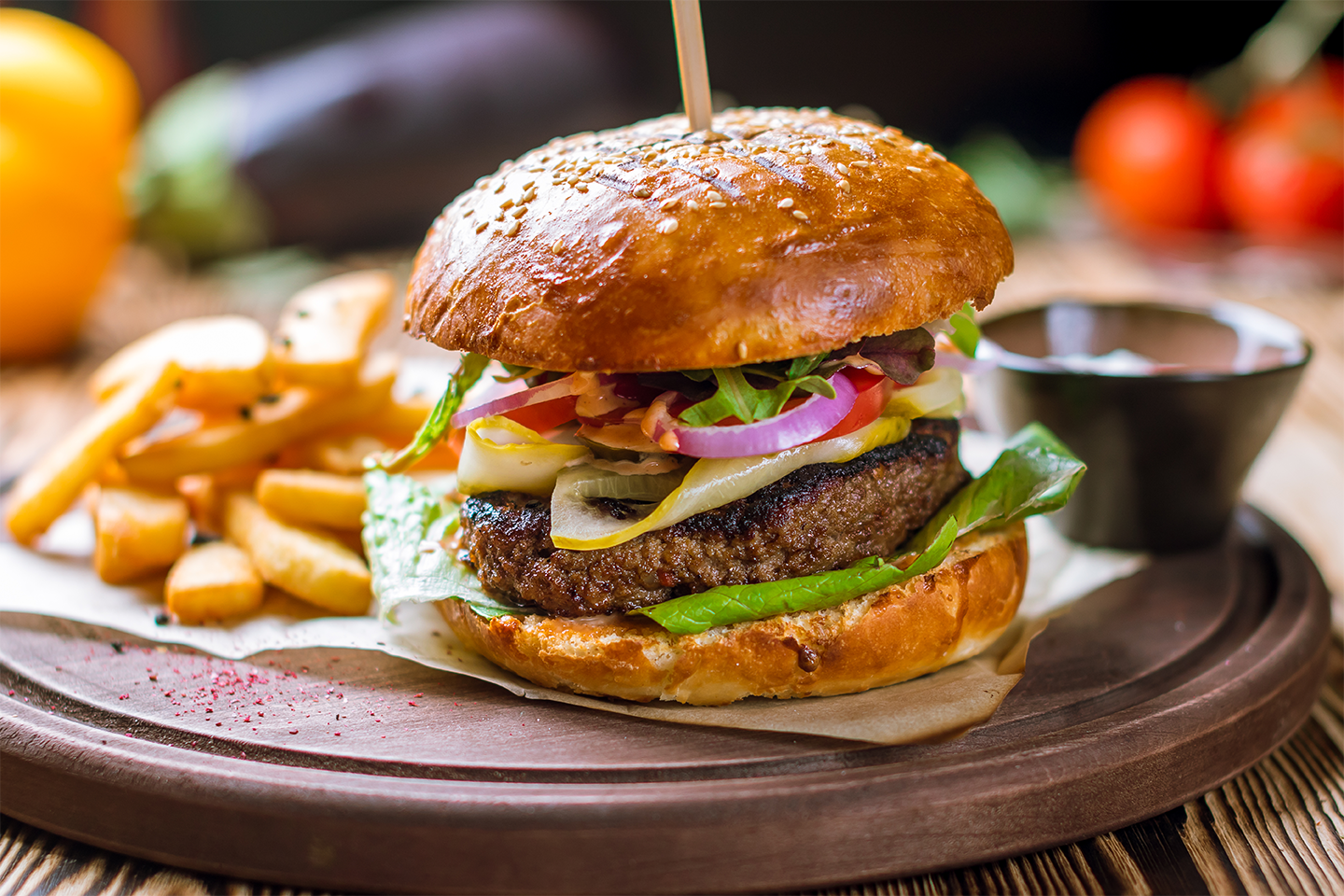 Cajun Burger med fries og valgfri mineralvann hos Café Europa | Let's deal