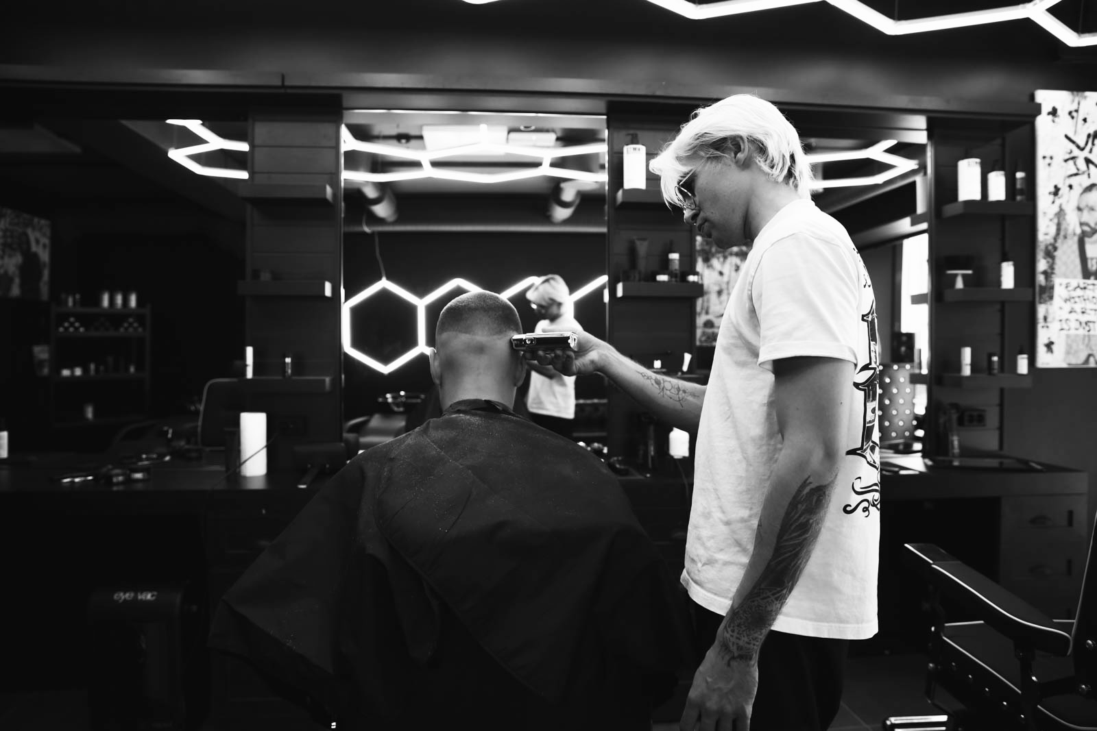 Hårklipp og trim av skjegg hos Dr. Shave, barber i Oslo Sentrum | Let's ...