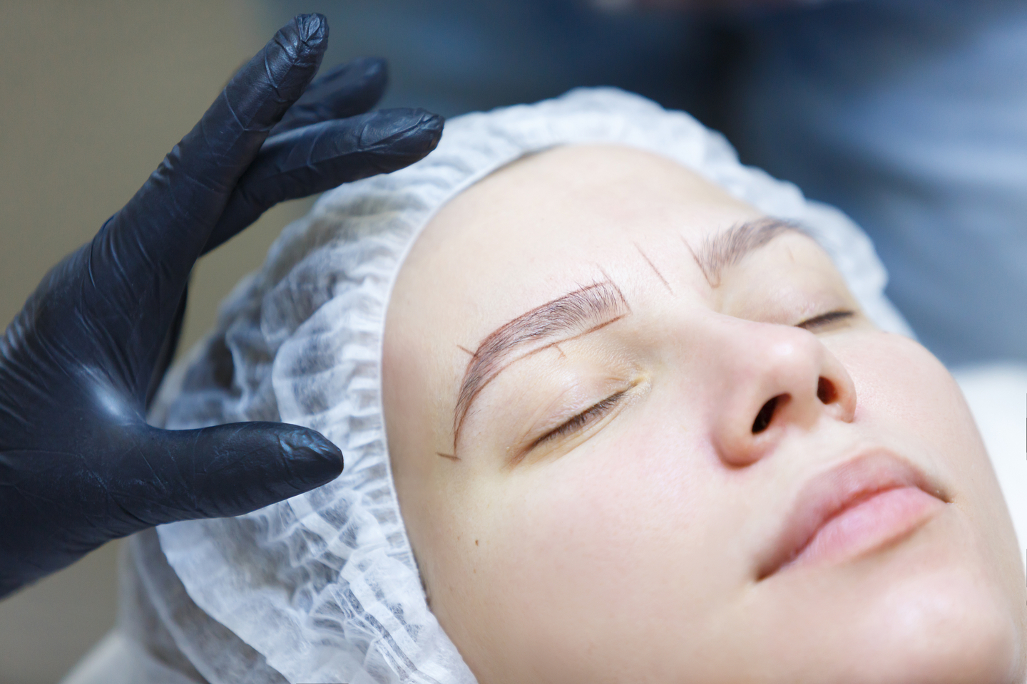 Microblading ögonbryn med Phibrows | Let’s deal